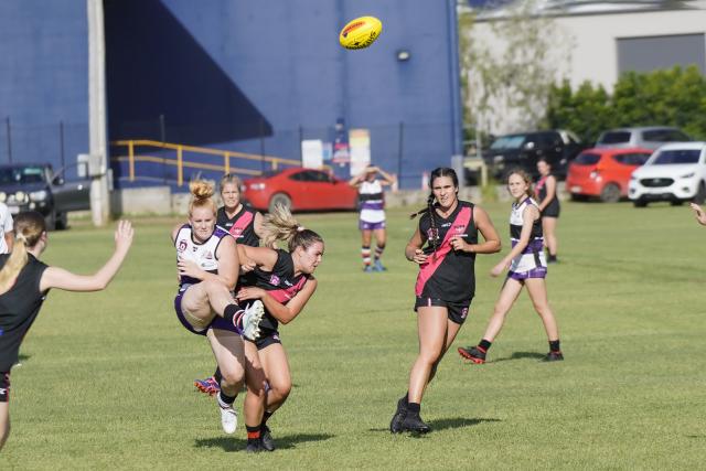 ATW dominate the Bears in Women's AFL - Bundaberg Today