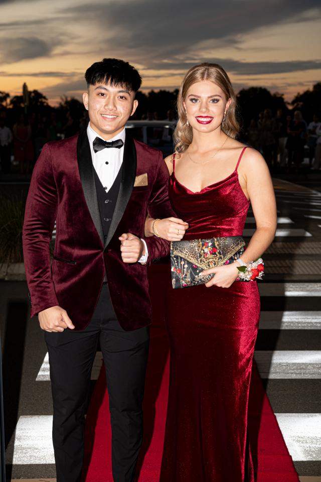 Seniors shine at Shalom prom - Bundaberg Today