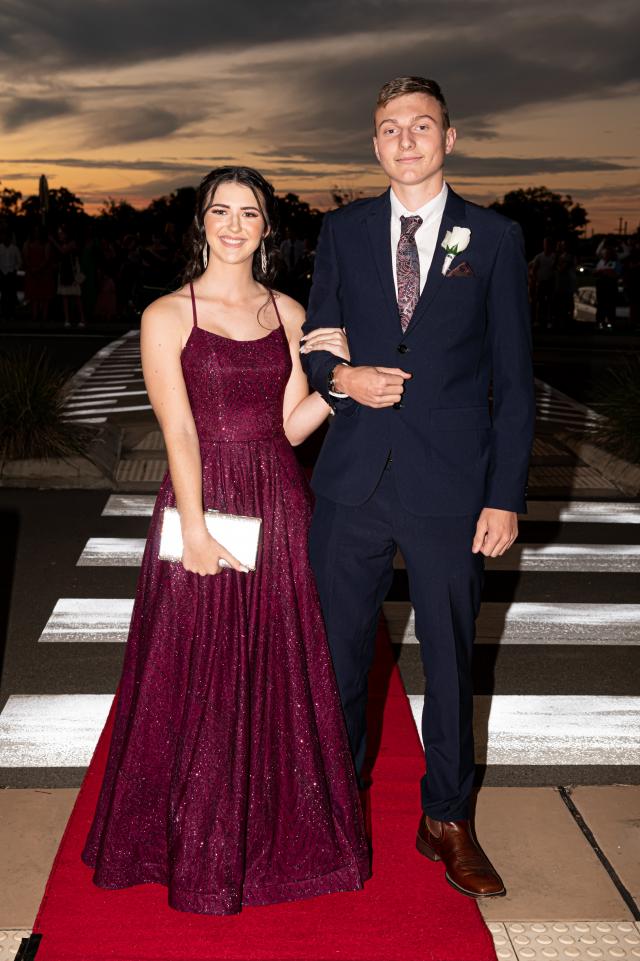Seniors shine at Shalom prom - Bundaberg Today