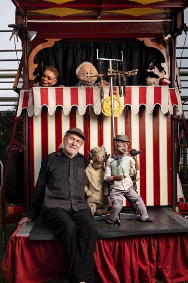 Professor Wallace Puppet Theatre set for show - Bundaberg Today