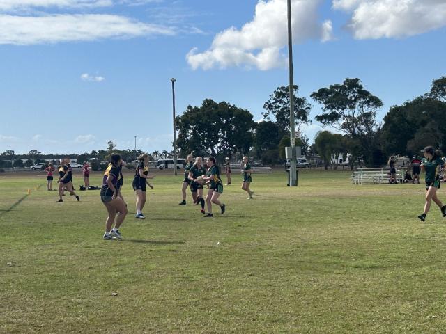 Isis High girls show dominance on touch field - Bundaberg Today